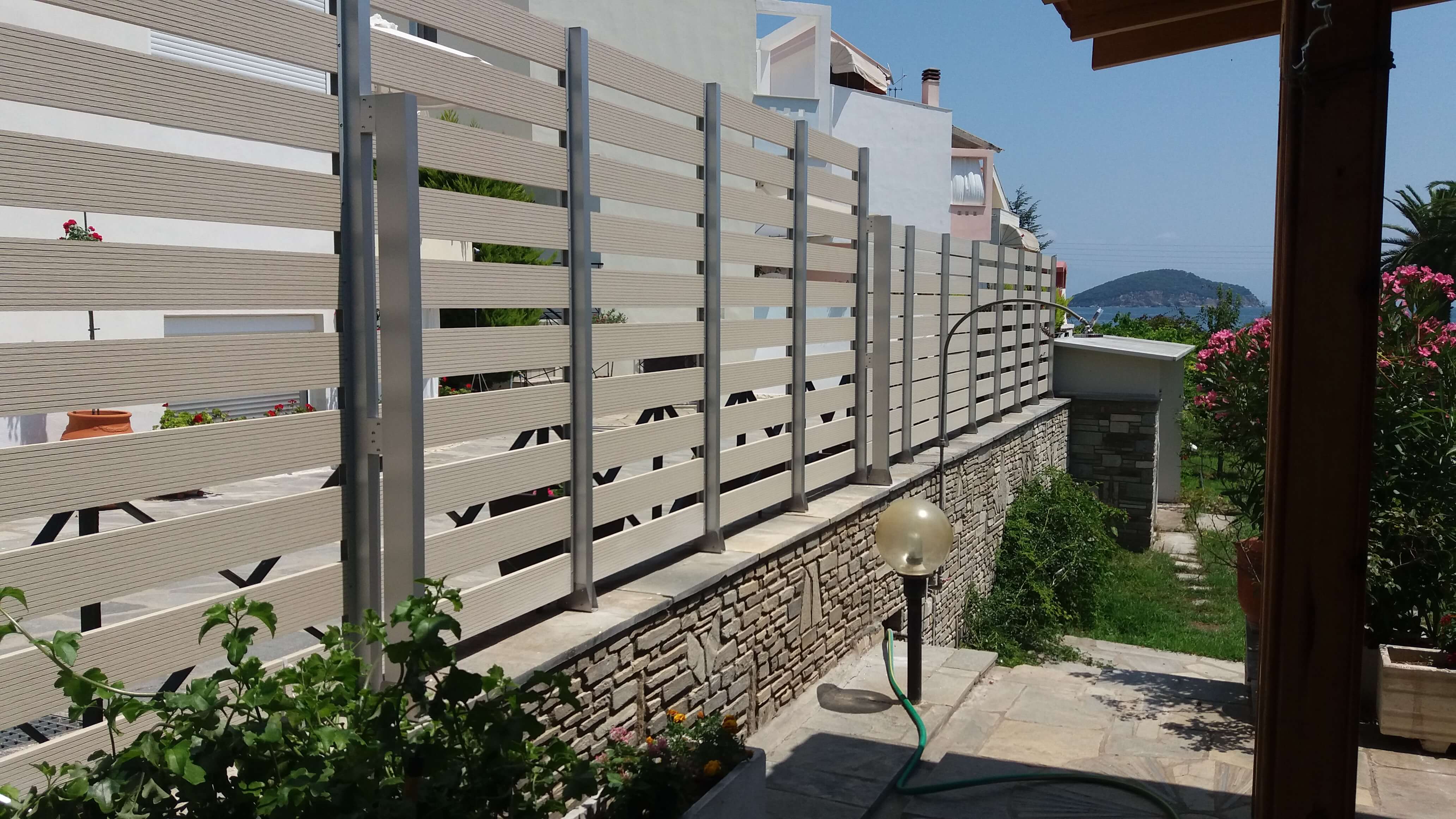 Περίφραξη αλουμινίου με επενδύσεις pvc